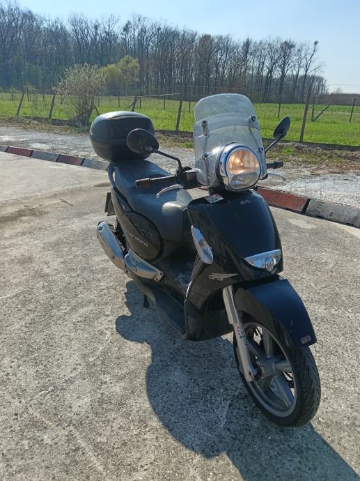 Aprilia Scarabeo 250 cm3, 2007 god.