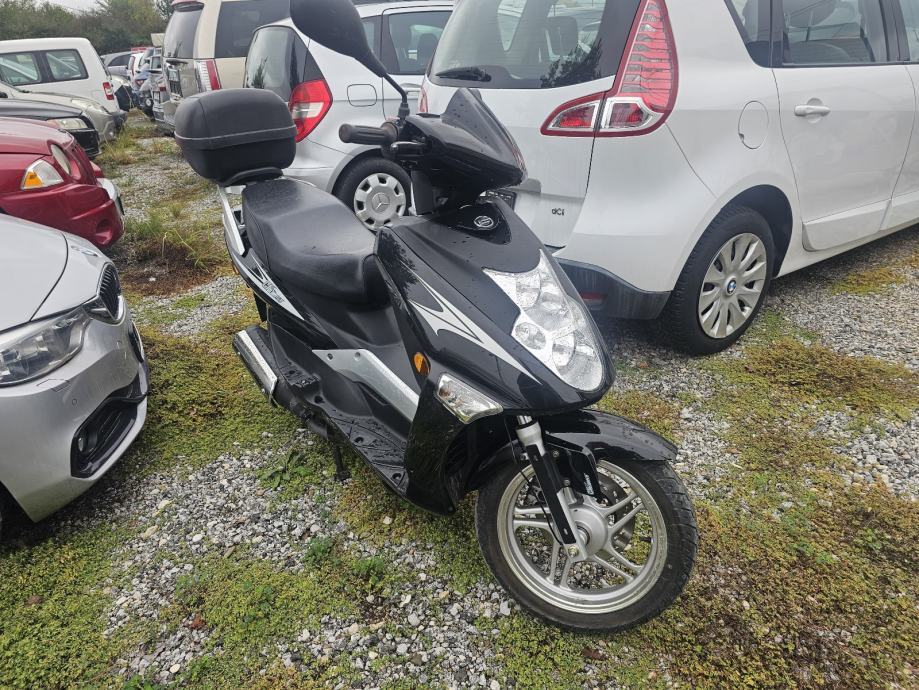 CFmoto CFmoto CF150T-6A 152 cm3, 2023 god. 152 cm3, 2023 god.