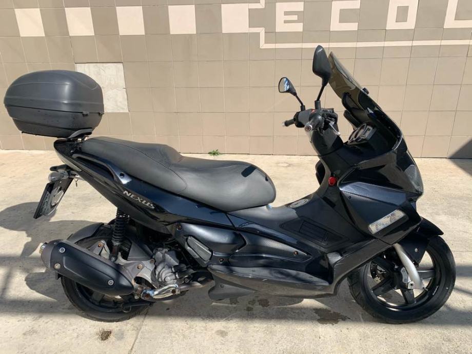 Gilera Nexus 300 300 cm3, 2008 god.