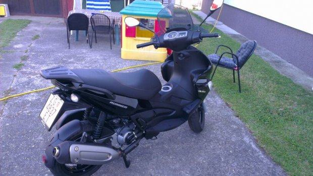 Gilera Runner 200 ST 198 cm3, 2009 god.