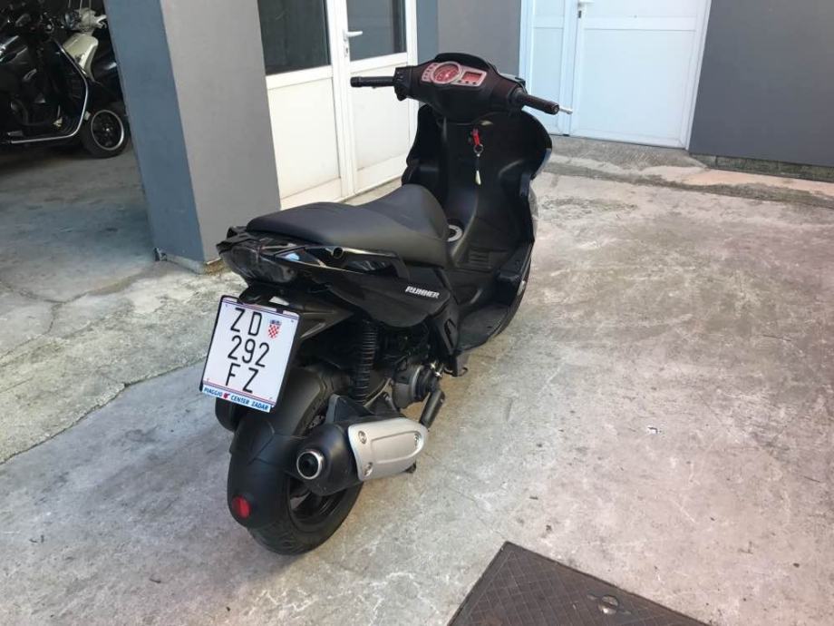Gilera runner 200 ST TOP STANJE, 2009 god.