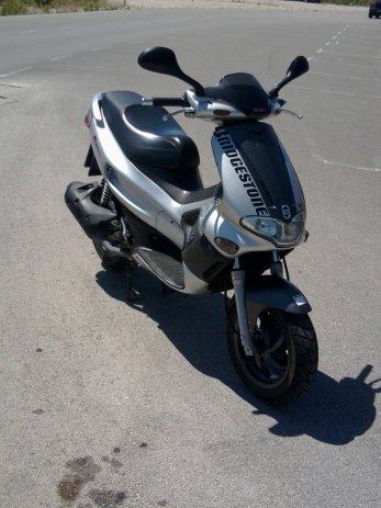 Gilera RUNNER 200 VXR PRVI VLASNIK, TOP STANJE!, 2002 god.