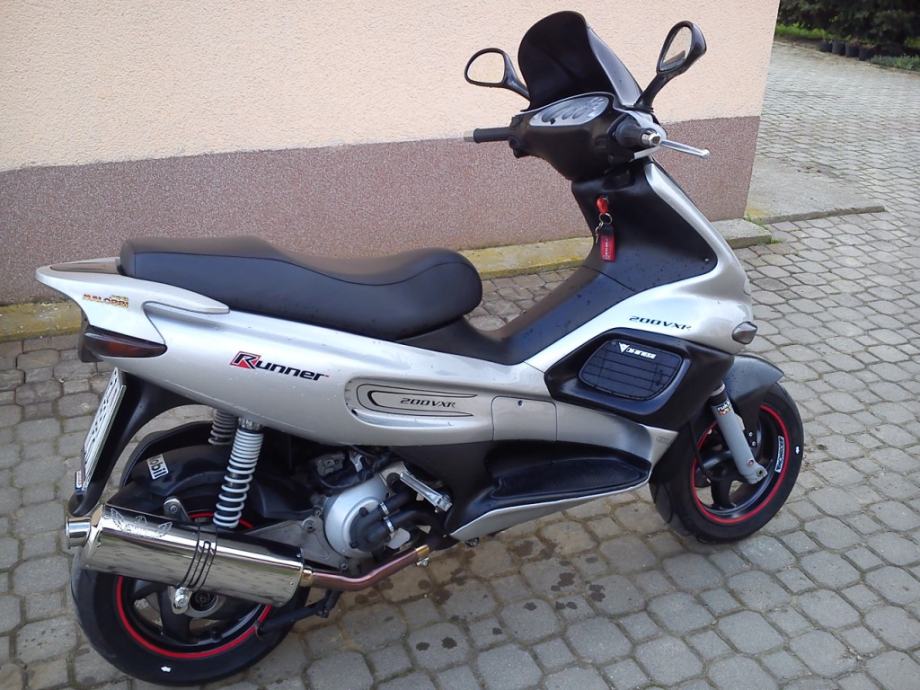 Gilera Runner 200 VXR, 2004 god.