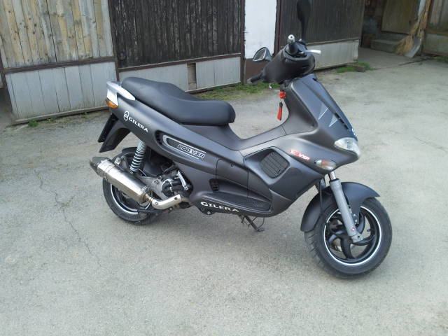 Gilera runner 200 vxr 199 cm3, 2004 god.