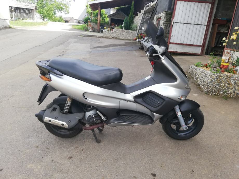Gilera Runner 200 VXR 200 cm3, 2003 god.