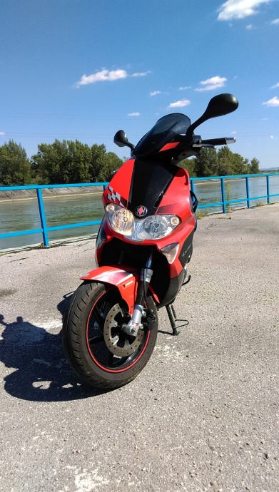 Gilera runner, race 200, 2006 god.