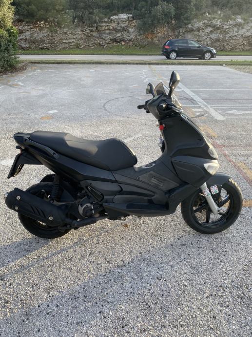 Gilera Runner ST 125 125 cm3, 2015 god.