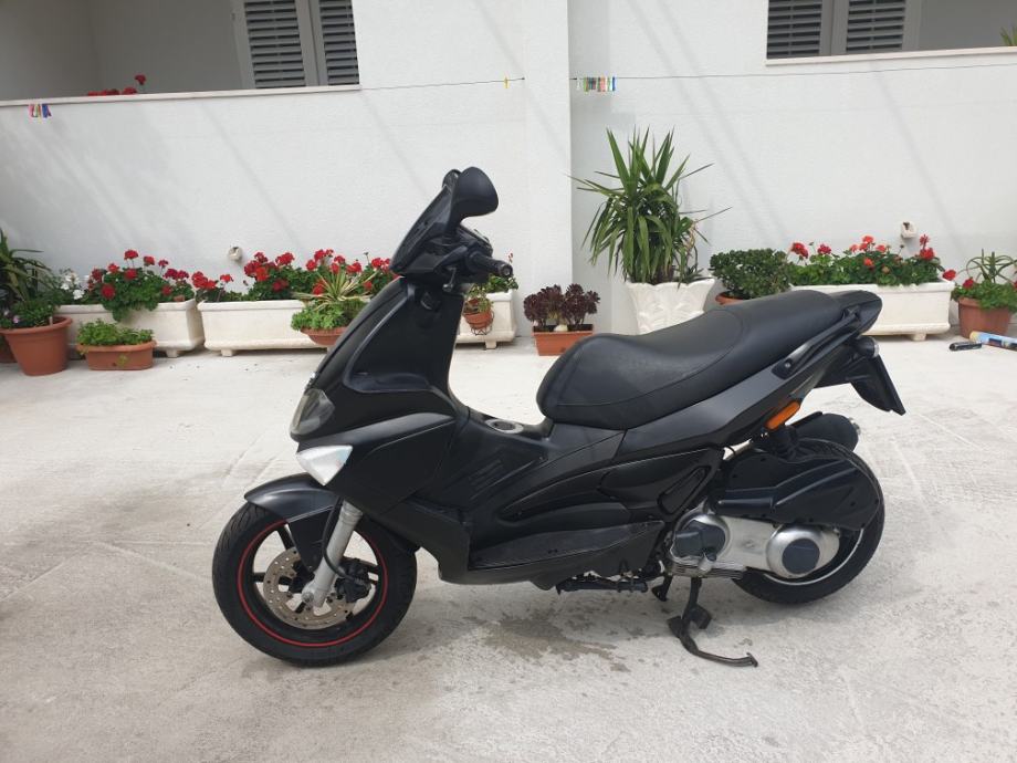 Gilera Runner st 125 (200), 2013 god.