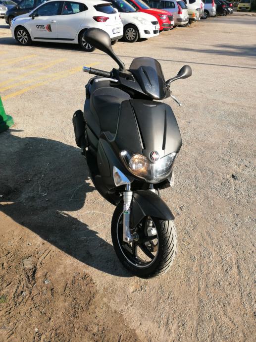 Gilera Runner ST 125 Special 125 cm3, 2013 god.