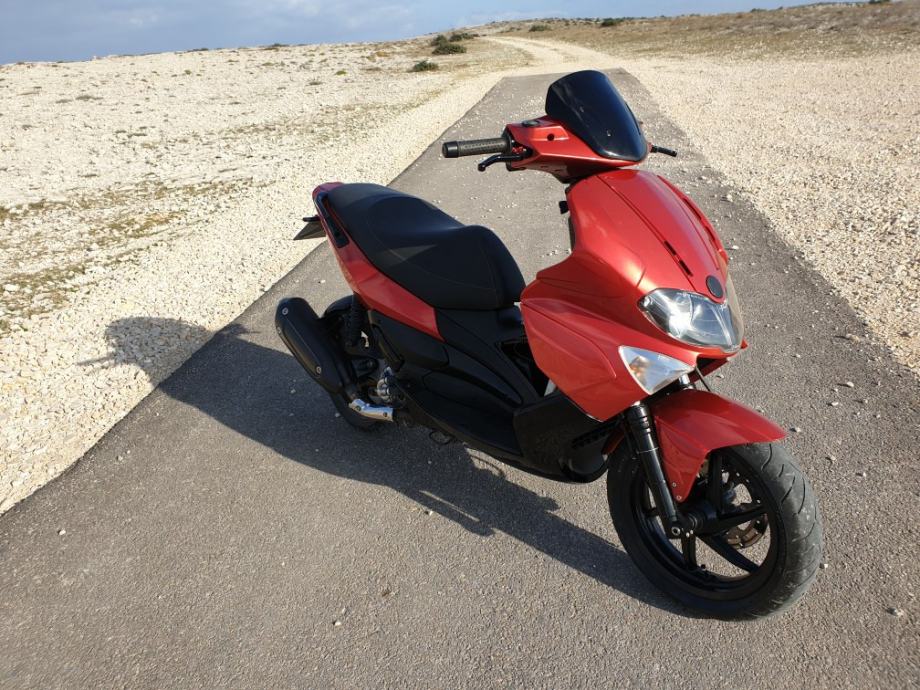 Gilera Runner ST 250 cm3, 2008 god.