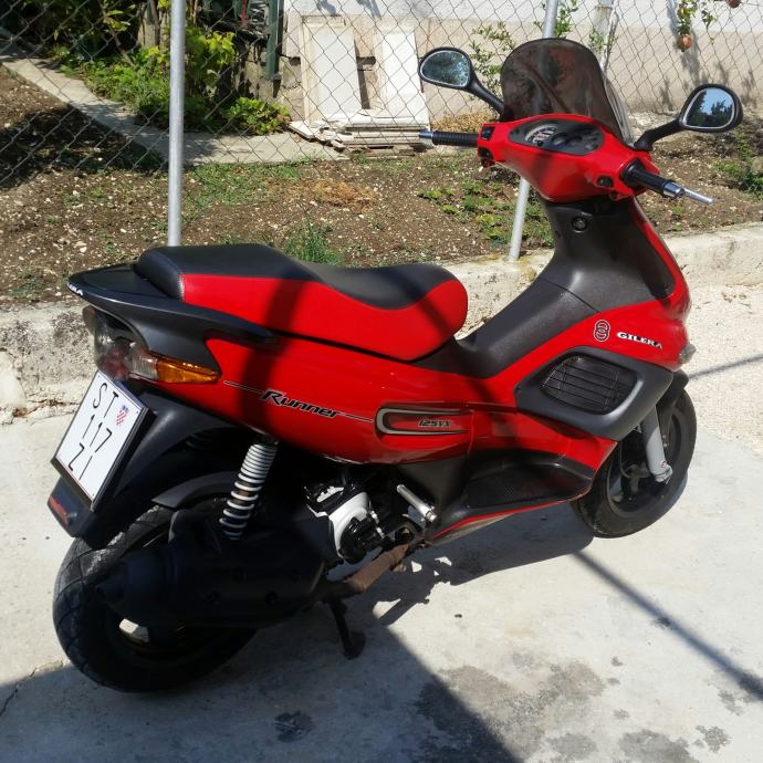 Gilera Runner Vx 125 cm3 **NIJE FIXNO**HITNO**, 2003 god.