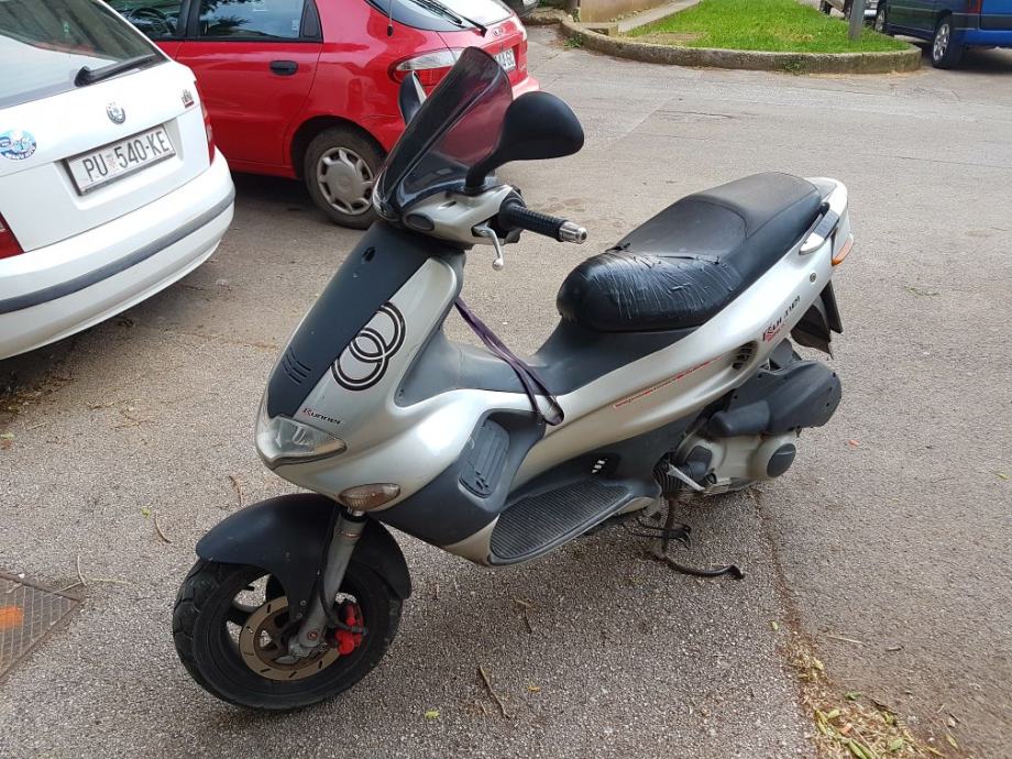 Gilera Runner VX125 125 cm3, 2002 god.
