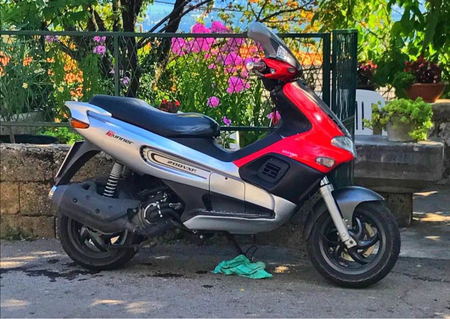 Gilera Runner vxr 200, 2004 god.