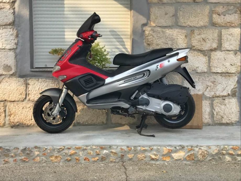 Gilera runner vxr 200, 2004 god.