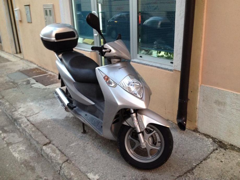 Honda Dylan 150 cm3, 2004 god.