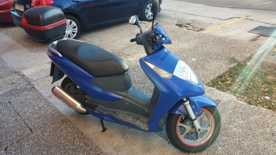 Honda Dylan 150 cm3, 2002 god.