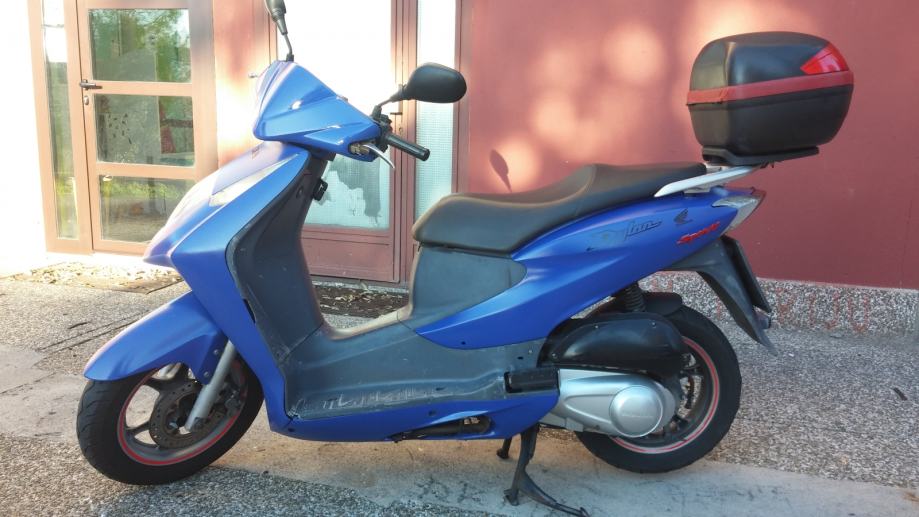 Honda Dylan 150 cm3, 2002 god.