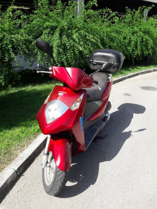 Honda Dylan 150 Registriran godinu dana, 2004 god.