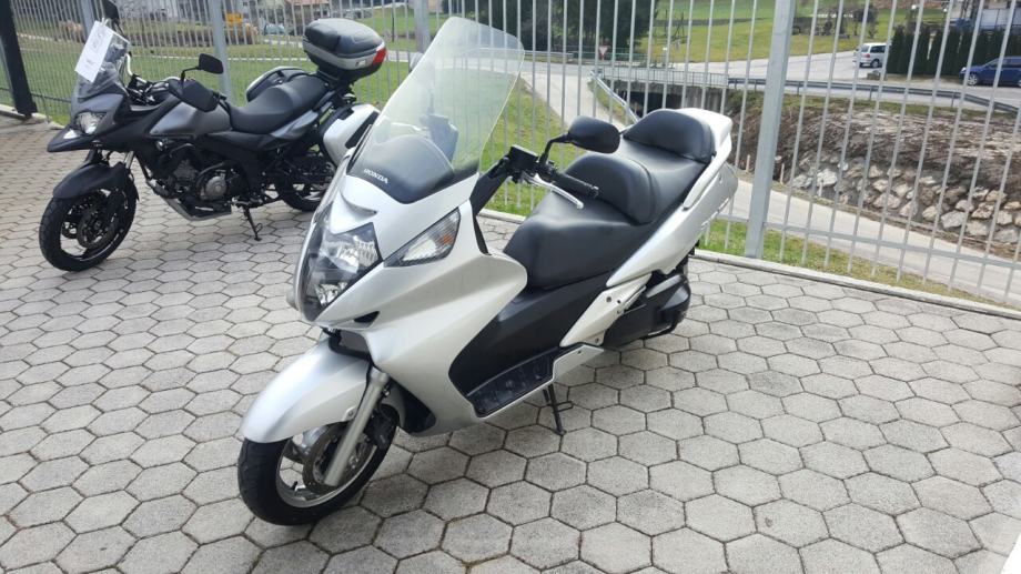 Honda FJS 600 SILVERWING 600 cm3, 2002 god.