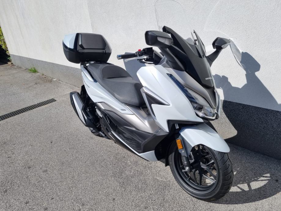 Honda FORZA 350 ABS TC, S GARANCIJOM, 2021 god.