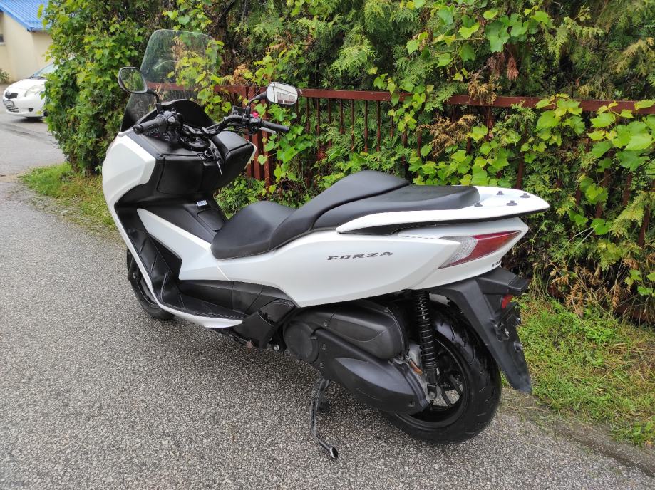 Honda Forza NSS 300 i cm3 ABS super stanje može na karticu do 36 rata ...