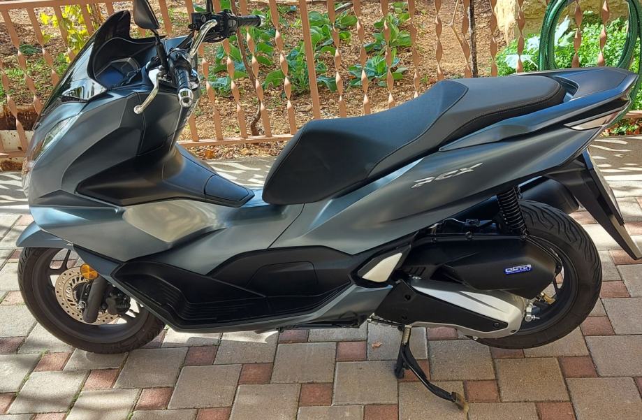 Honda PCX 125 cm3, 2021 god.