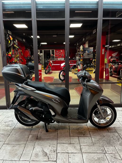 Honda Sh 350 cm3, 2021 god.