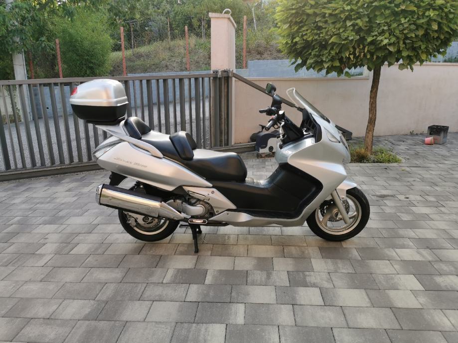 Honda Silver wing 600 cm3, 2001 god.