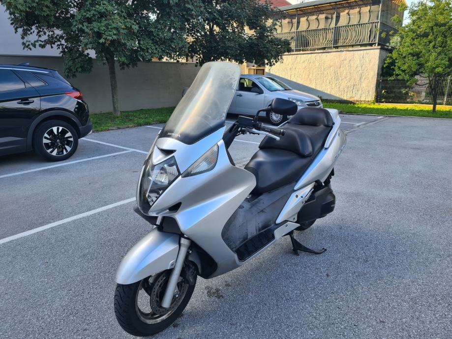 Honda Silver wing 600 cm3, 2002 god.