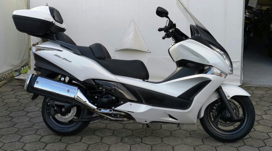 Honda SW 400 SILVERWING 400 cm3 S GARANCIJOM, 2011 god.