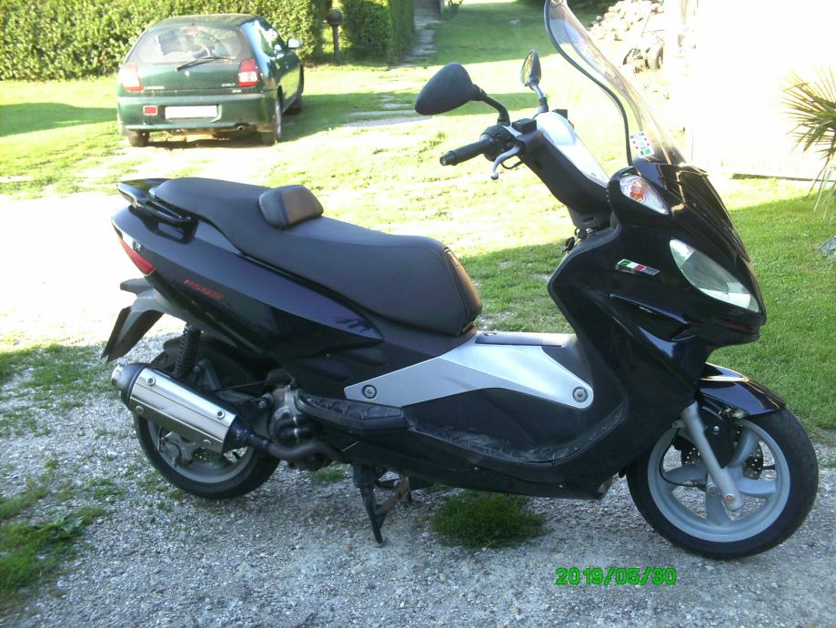 Malaguti Madison 250 cm3, 2004 god.