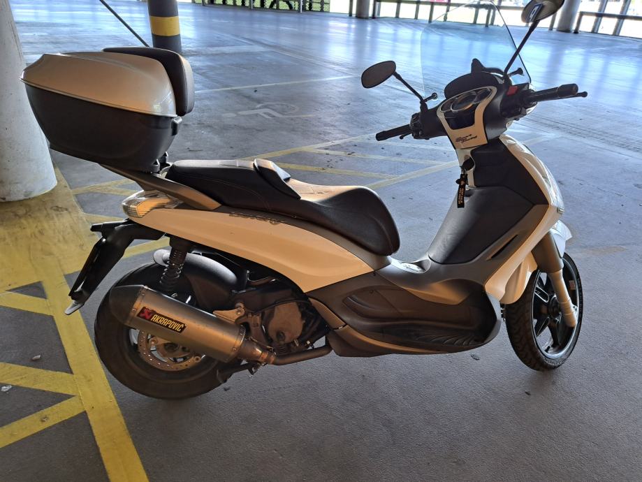 Piaggio 350 cm3, 2012 god.