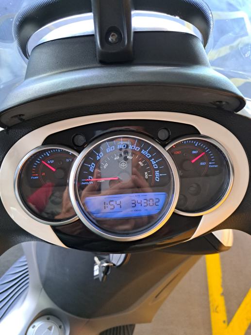 Piaggio 350 cm3, 2012 god.