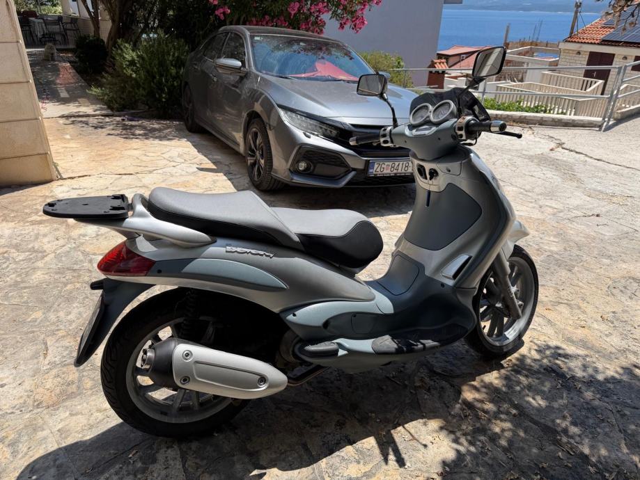 Piaggio Beverly 125 124 cm3, 2002 god.