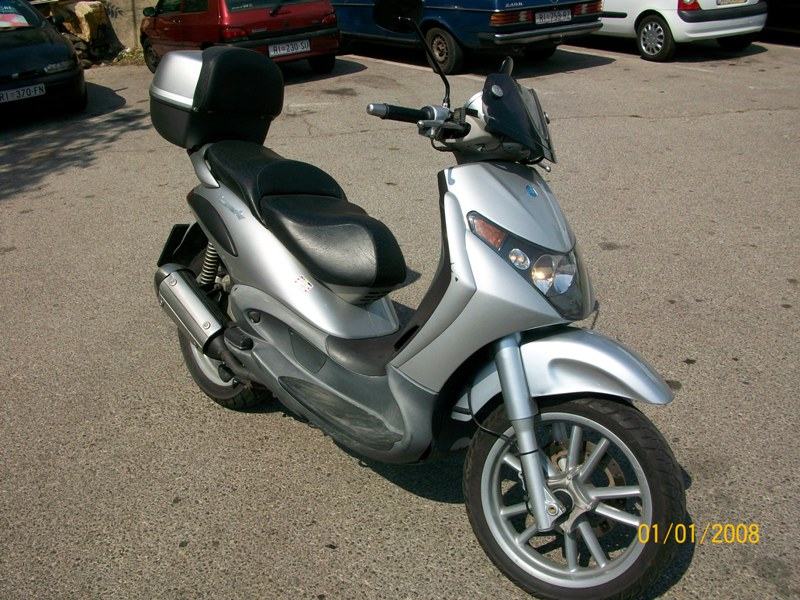 Piaggio beverly 125 cm3, 2003 god.