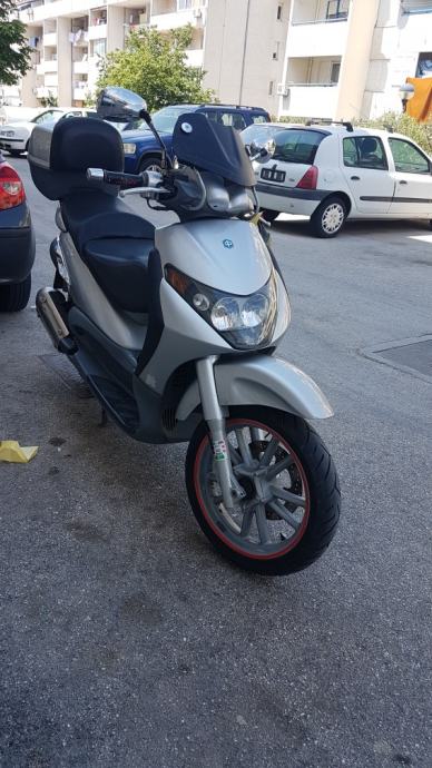 Piaggio Beverly 200 200 cm3, 2003 god.