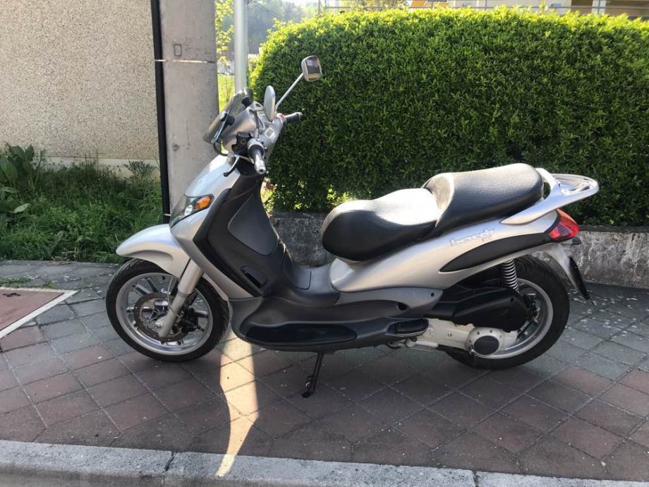 Piaggio Beverly 200 200 cm3, 2002 god.
