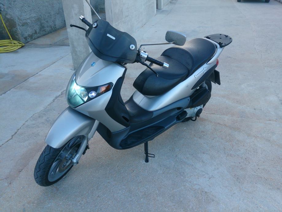 Piaggio beverly 200 cm3, 2002 god.