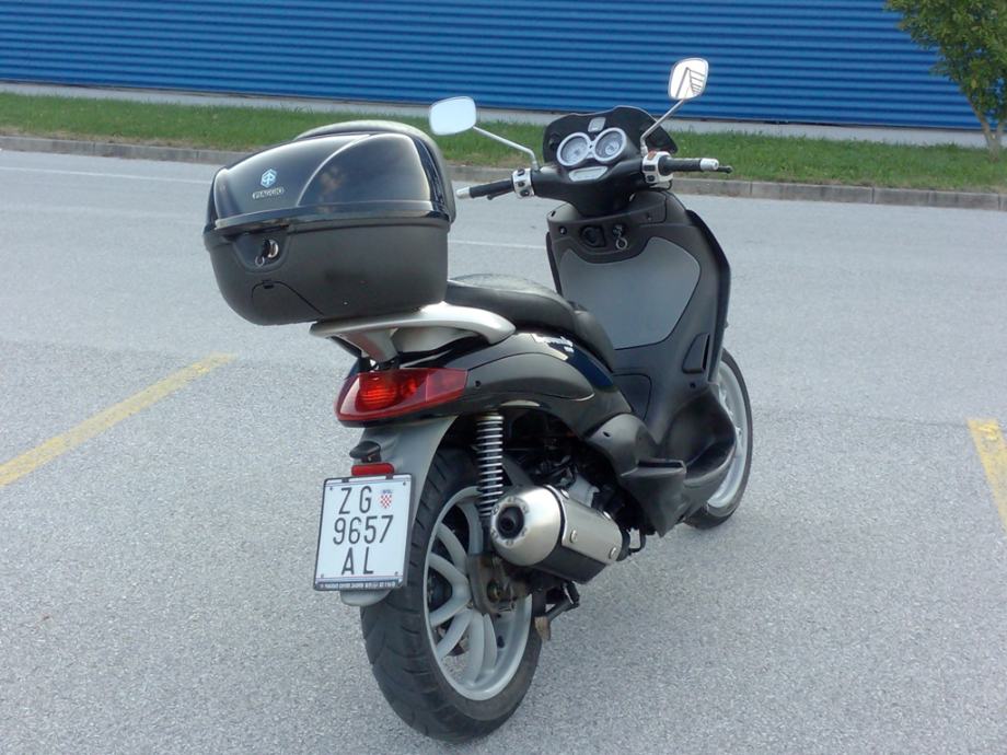 Piaggio BEVERLY 200 cm3, 2003 god.