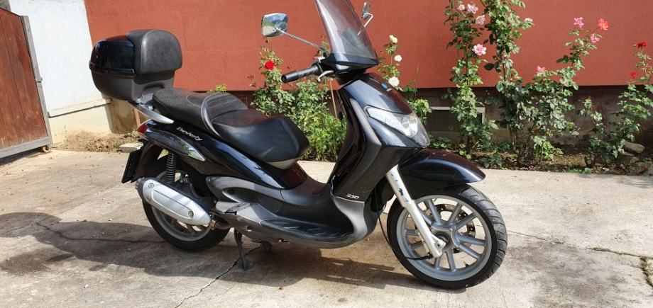 Piaggio beverly 250, 2005 god.