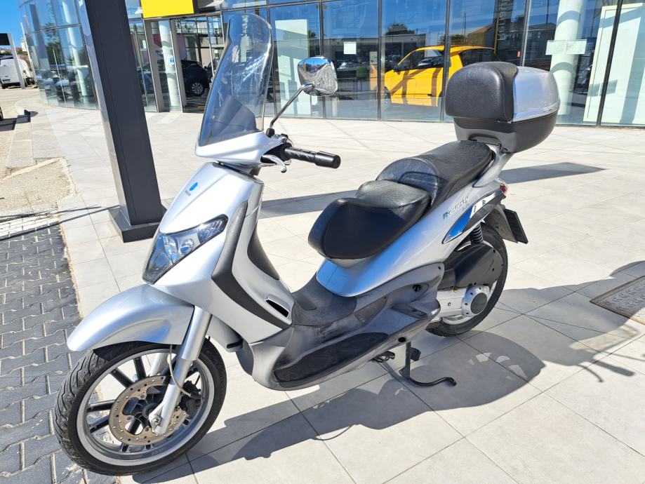 Piaggio Beverly 250 cm3, 2005 god.