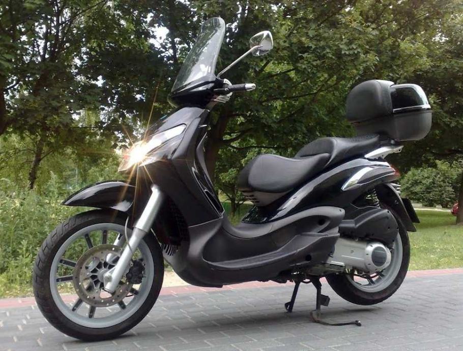 Piaggio Beverly 250 cm3, 2004 god.