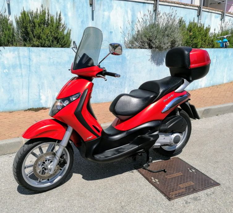 Piaggio Beverly 250, 2004 god.