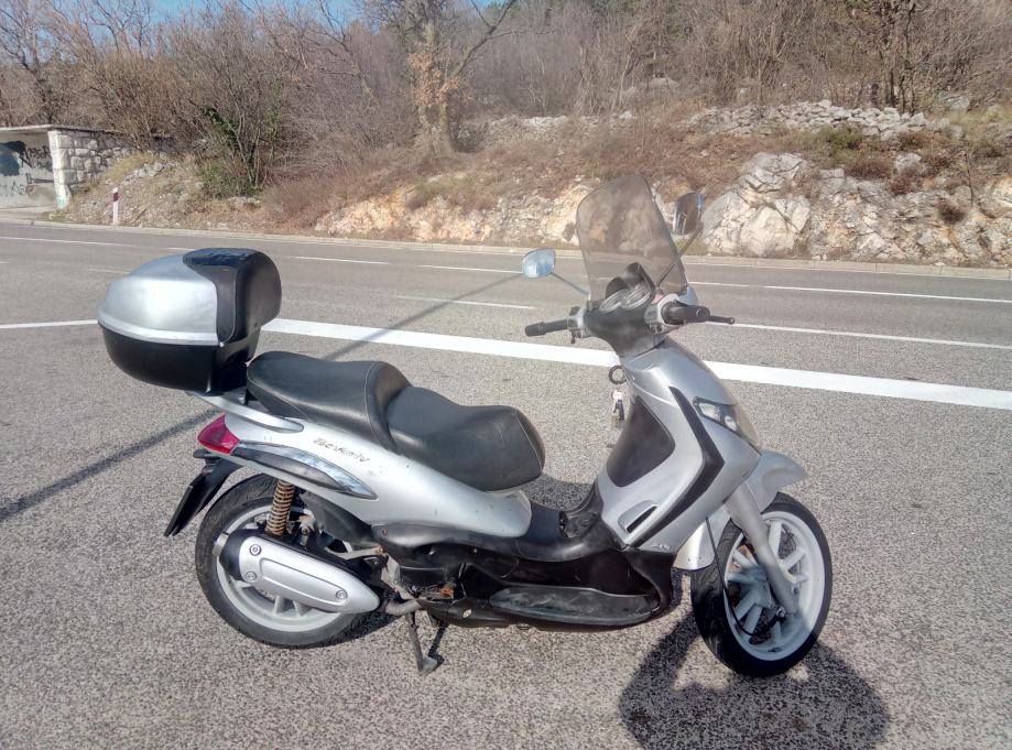 Piaggio beverly 250, 2005 god.