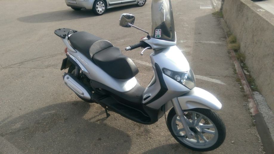Piaggio Beverly 250 250 cm3, 2004 god.