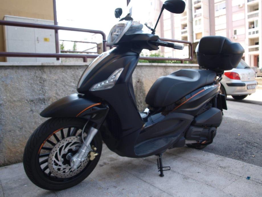Beverly 300 SPORT-2014 GODINA (2.000km-tvornička garancija) NOVO-HITNO ...