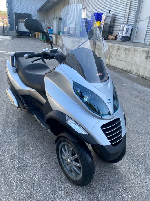 Piaggio MP3 250, 2006 god.