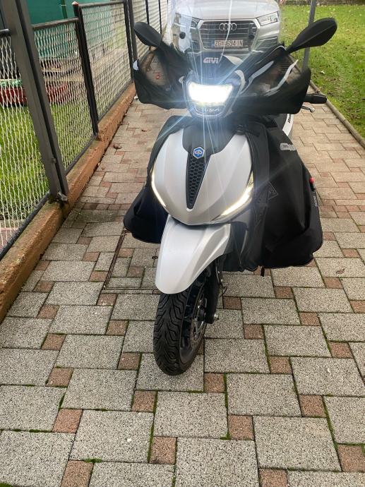 Piaggio Beverly 300 hpe sport, 2021 god.
