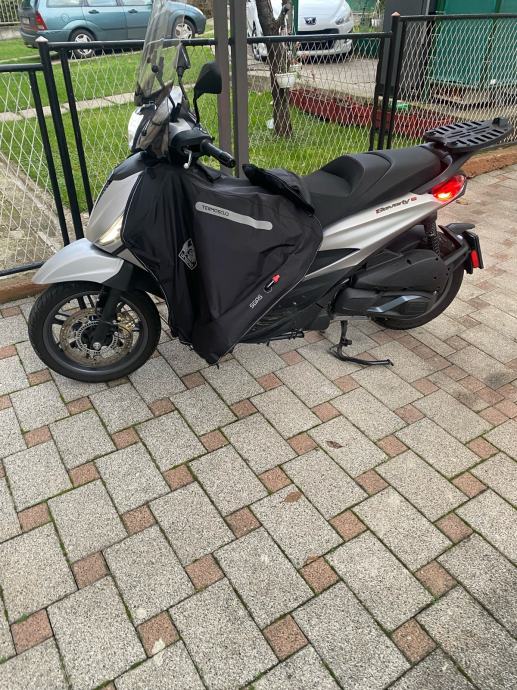 Piaggio Beverly 300 hpe sport, 2021 god.