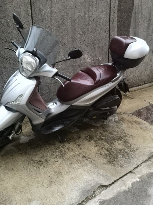 Piaggio Beverly 330 cm3, 2013 god.